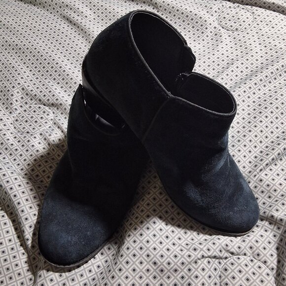 Vionic | Shoes | Vionic Black Suede Bootie | Poshmark